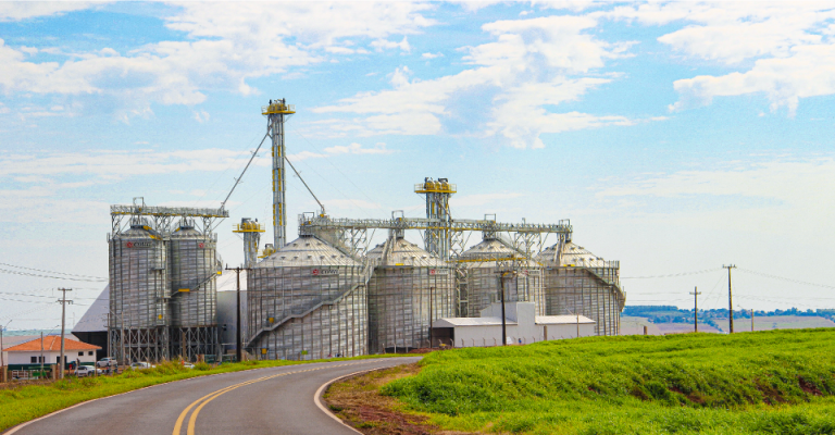 Comil Silos e Secadores